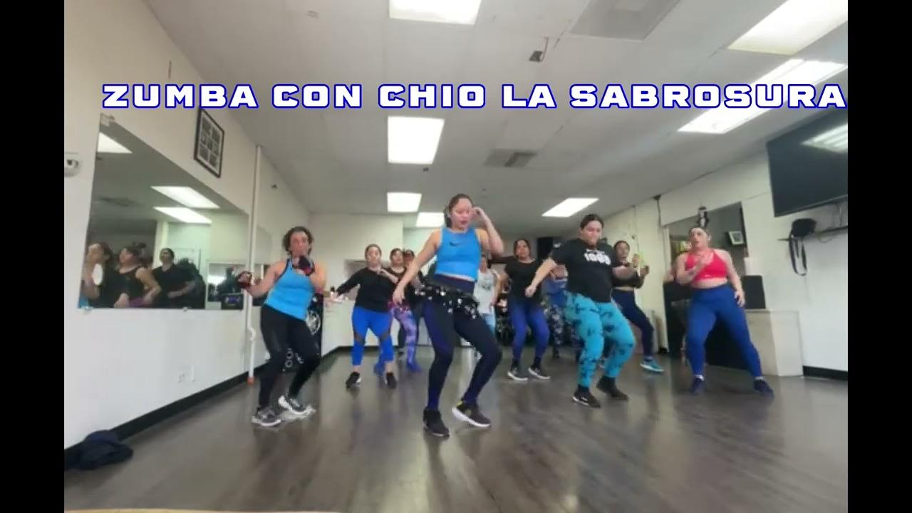 SOLO QUIERO BAILAR ZUMBA CON CHIO la sabrosura - YouTube