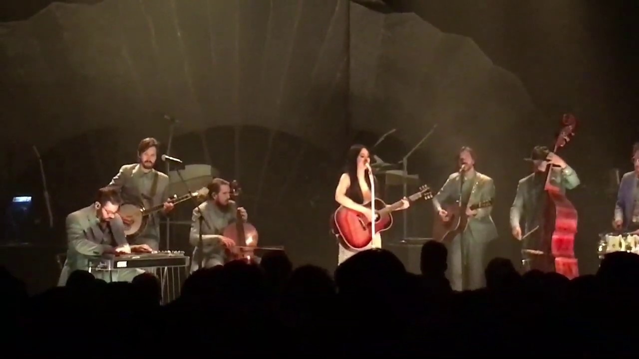 Kacey Musgraves - Oh What A World (Toronto 2019) - YouTube