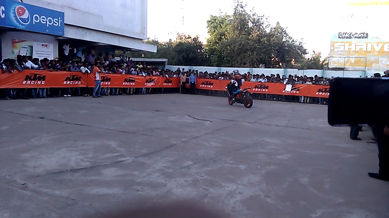 KTM stunt show Karimnagar - YouTube