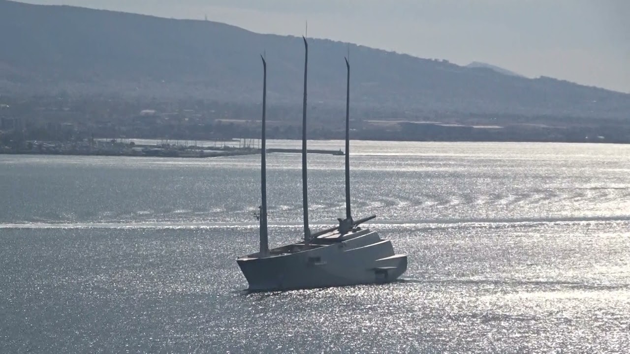 Το εντυπωσιακό ιστιοφόρο Α στον Φαληρικό Όρμο - YouTube