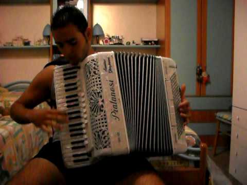 Zufolo impazzito (con la fisarmonica) - Santino Giorgianni - YouTube