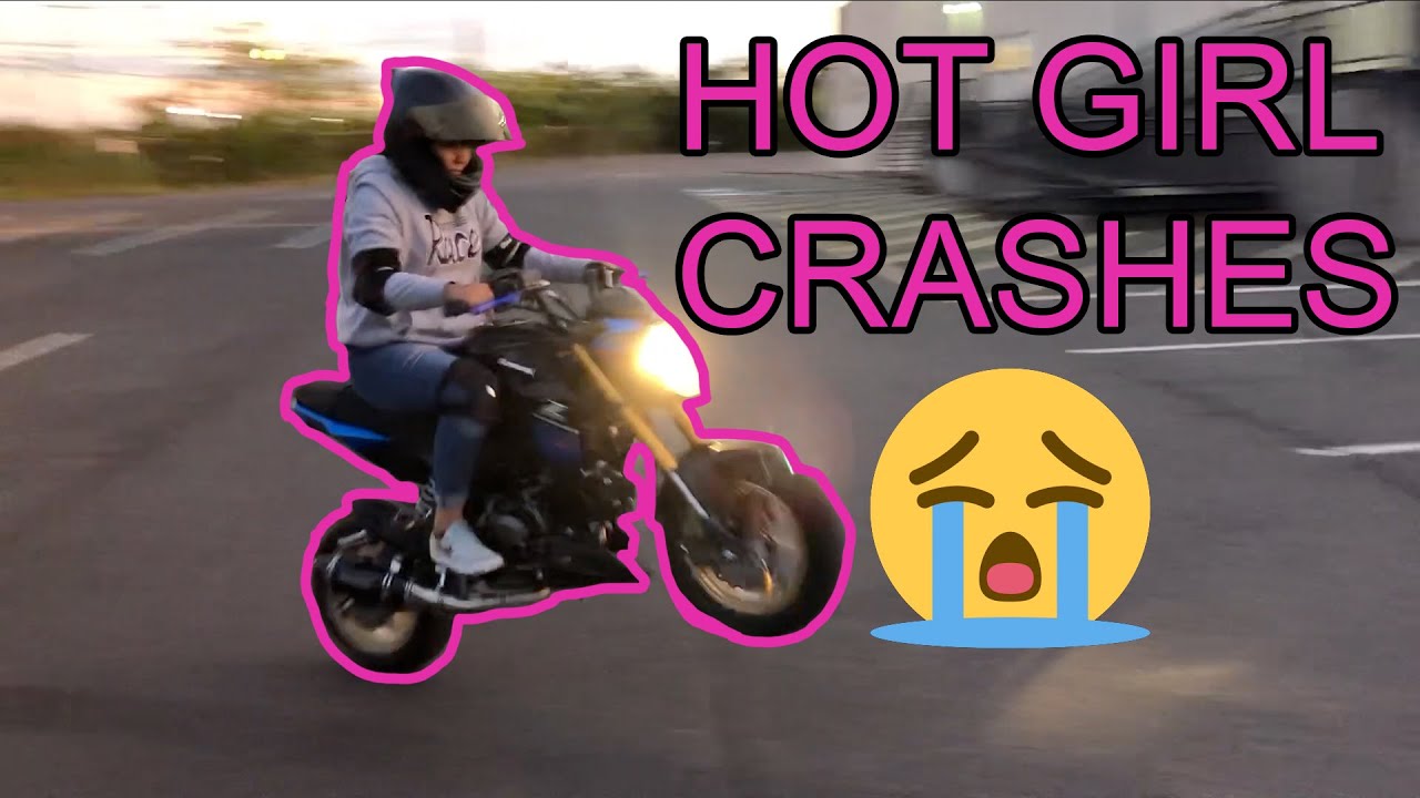 HOT GIRL LOOPS MOTORCYCLE !! ( CRASH ) - YouTube