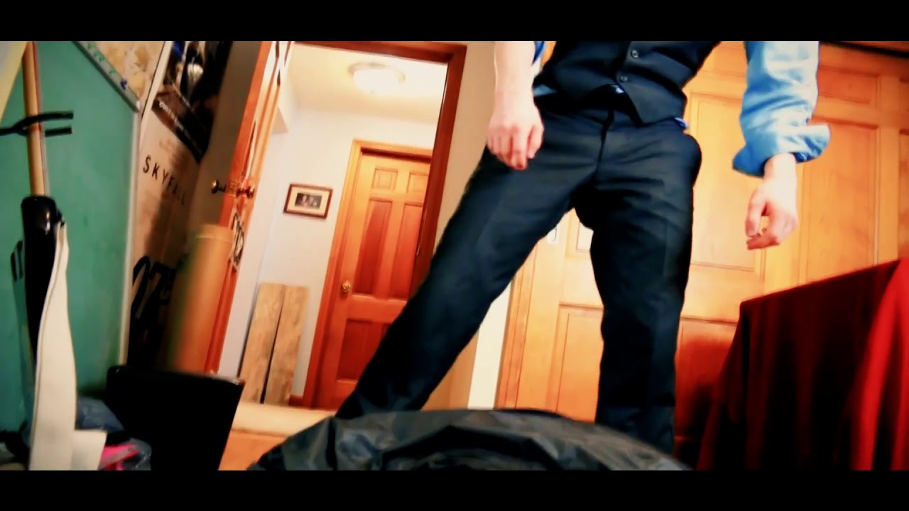 HOW TO: Tie a Tie || TUTORIAL - YouTube