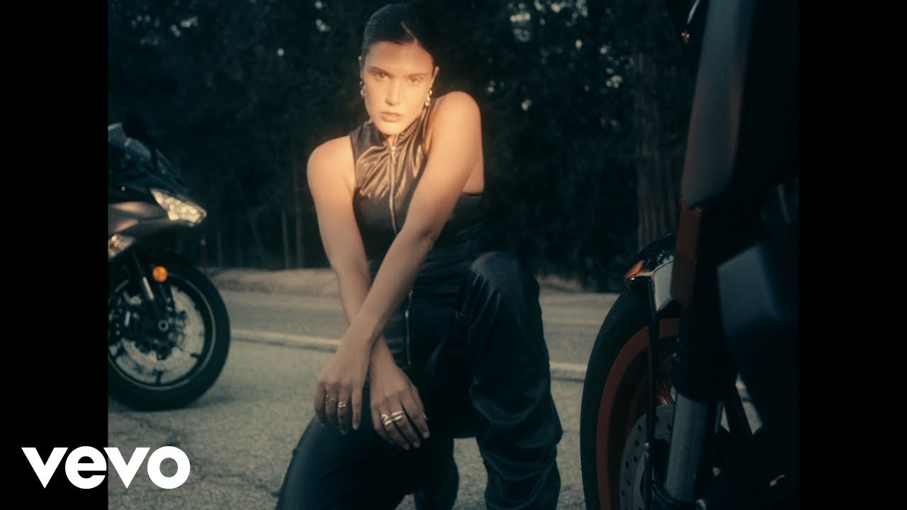 EVAN GIIA - MOMENTUM (Official Music Video) - YouTube