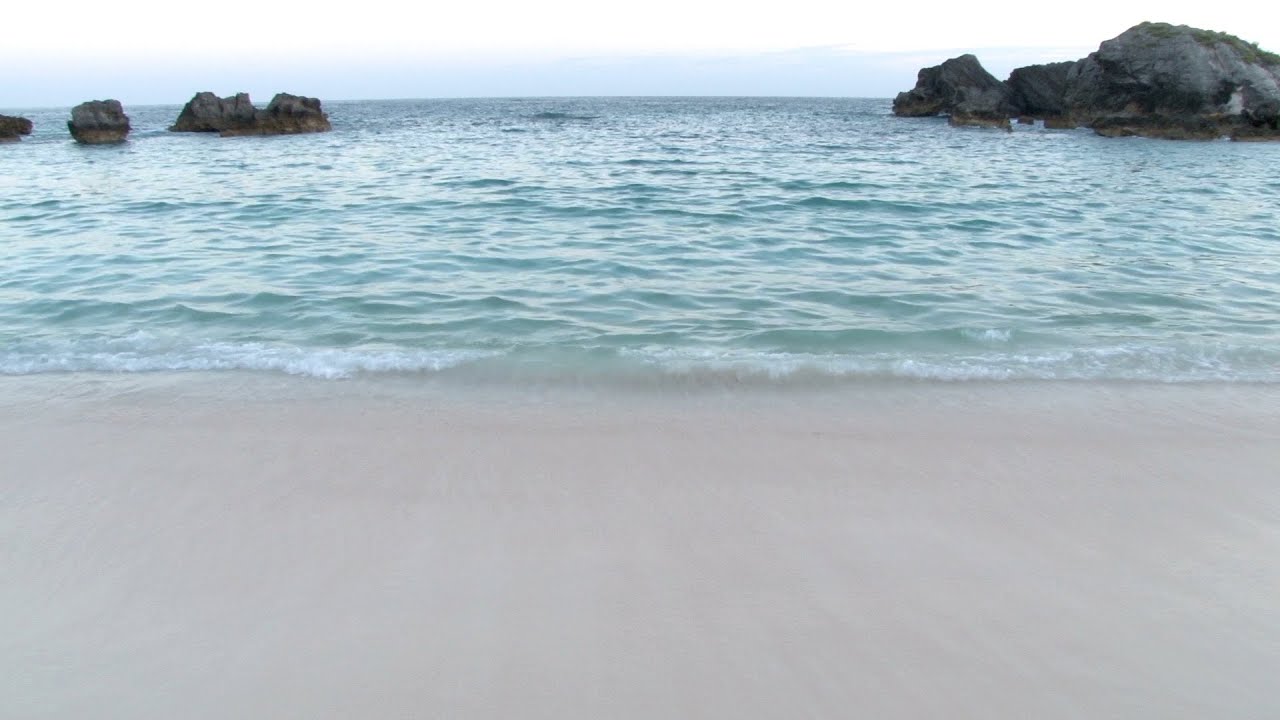 Breathtaking Bermuda Beach With Ocean Waves Ambience Sound For ...