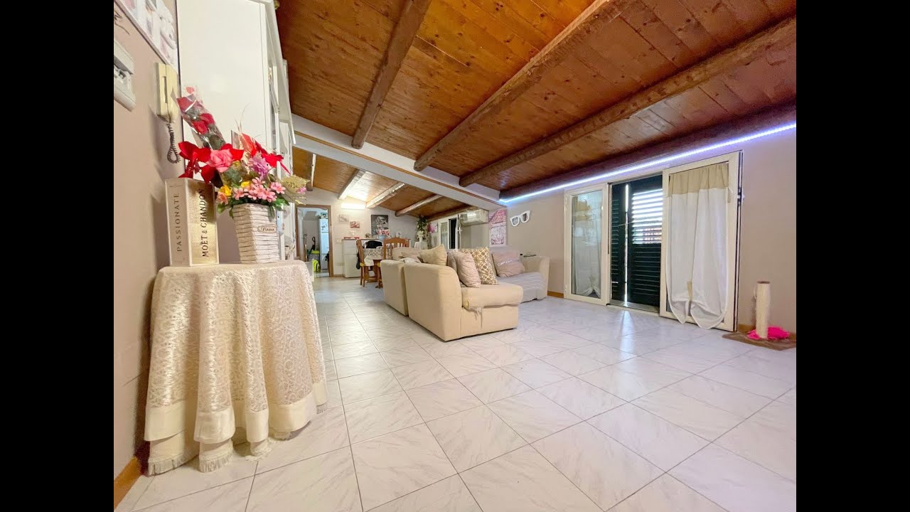 Trivani con cucina soggiorno in vendita in via Giuseppe Crispi a ...