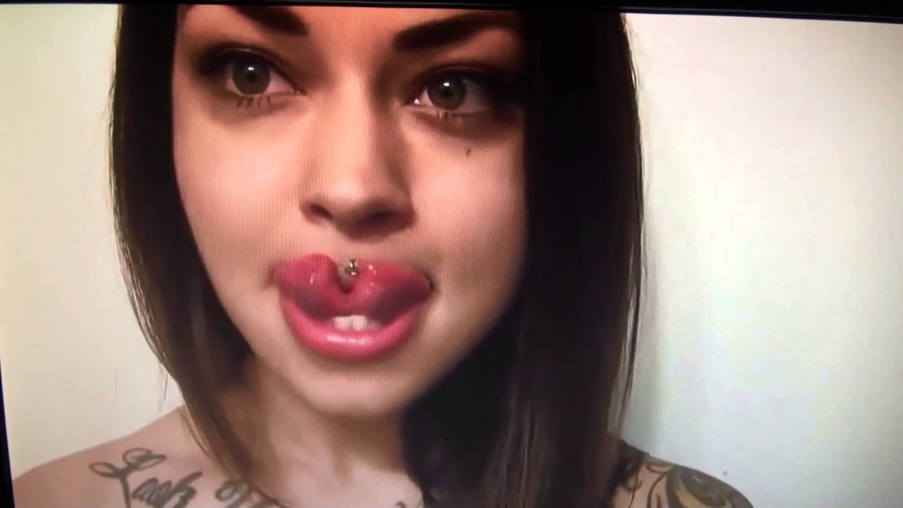 girl with two tongues - YouTube