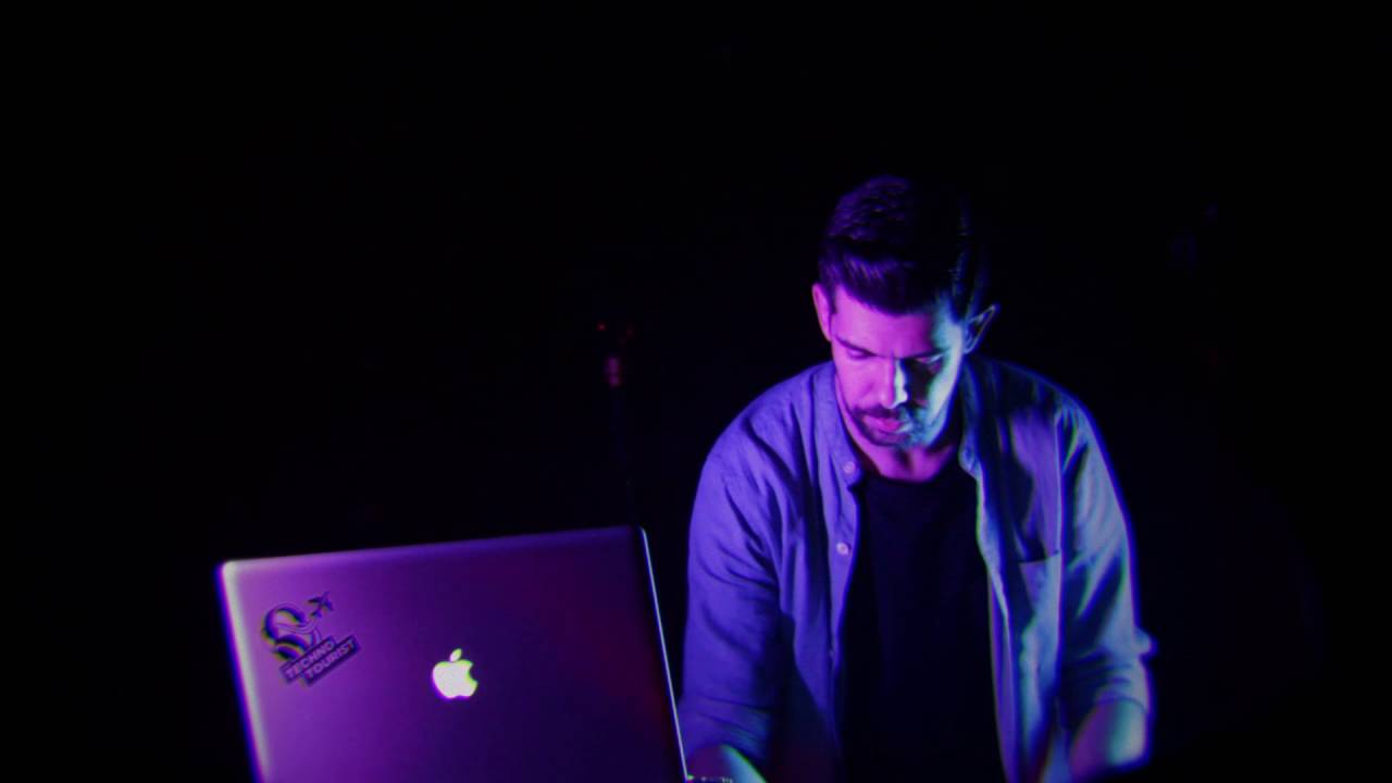 Alex Dimou full Live Act at Six Dogs Athens - YouTube