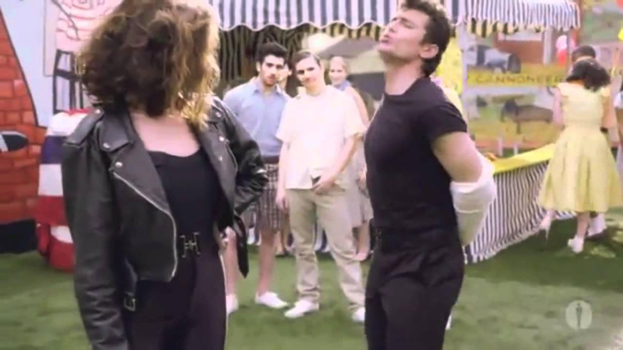 Grease At The Oscars! James Franco and Anne Hathaway - YouTube