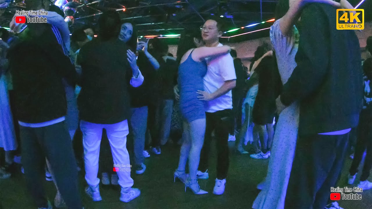 On June 15, 2024, the Chongqing Dance Hall, which is as lively as the ...