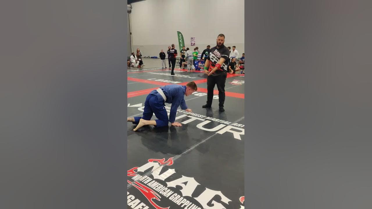 BJJ white belts NAGA competition win by decision - YouTube