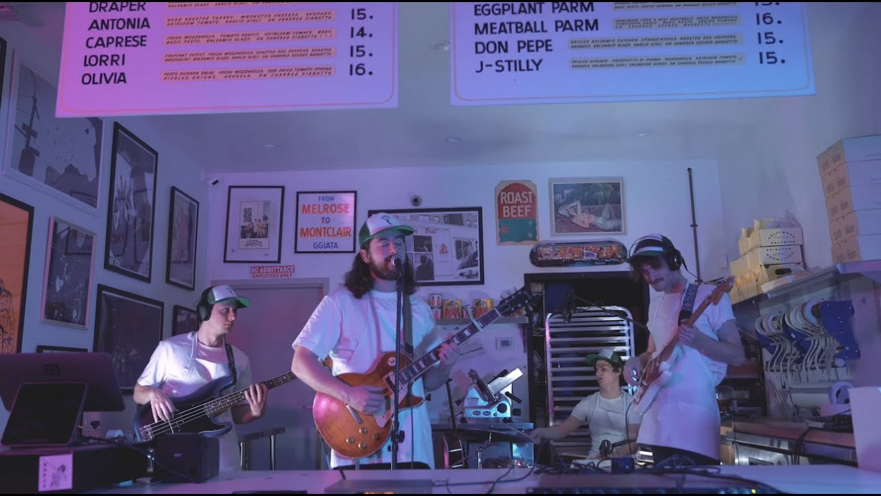 Isaac Lewis - "Temporary Comfort" (Live From the Deli) - YouTube