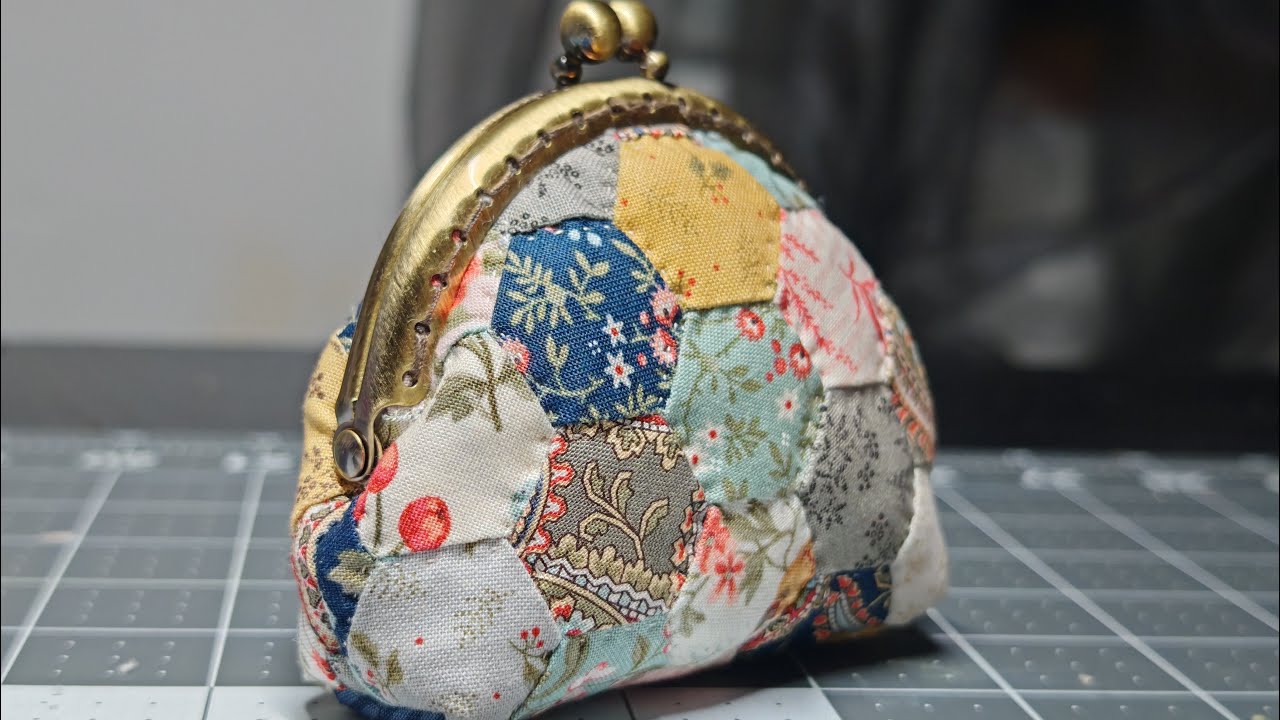 Hexagone patchwork frame clasp kiss lock coins purse /fermoir rétro métallique /六角形拼布tutorial ...