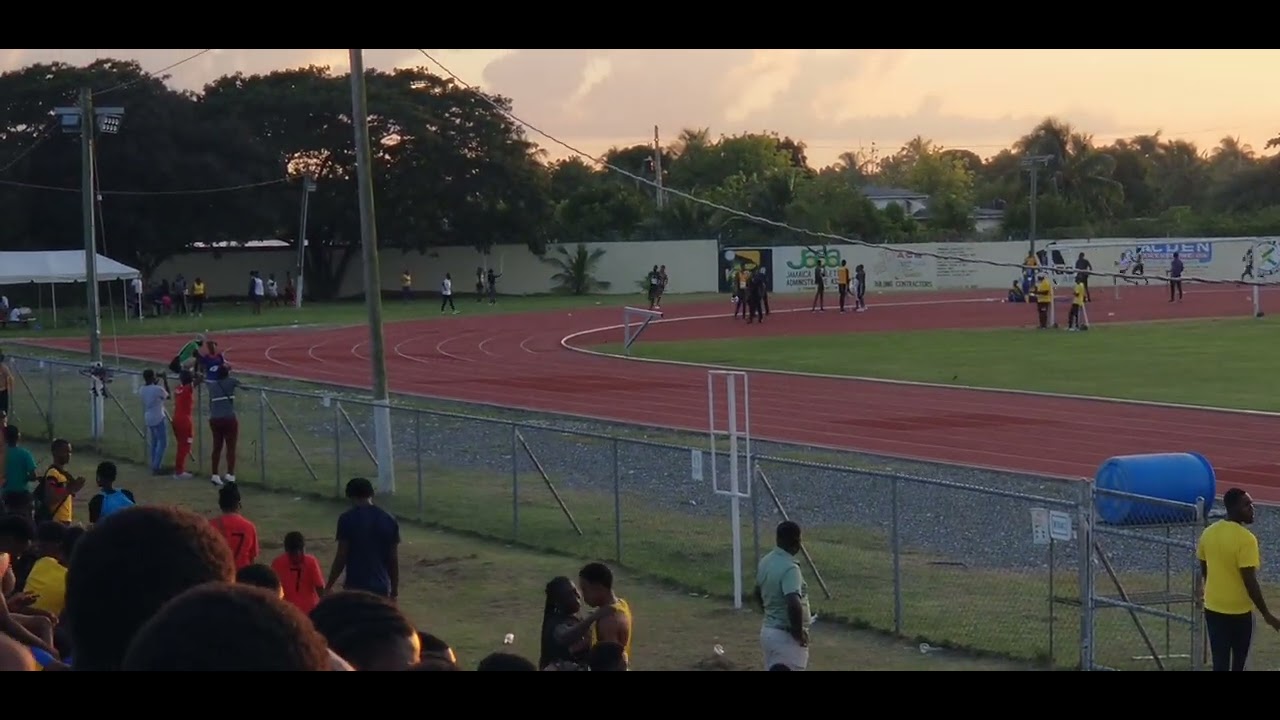 Nickecoy Bramwell 400m Tyser Mills 2022 - YouTube