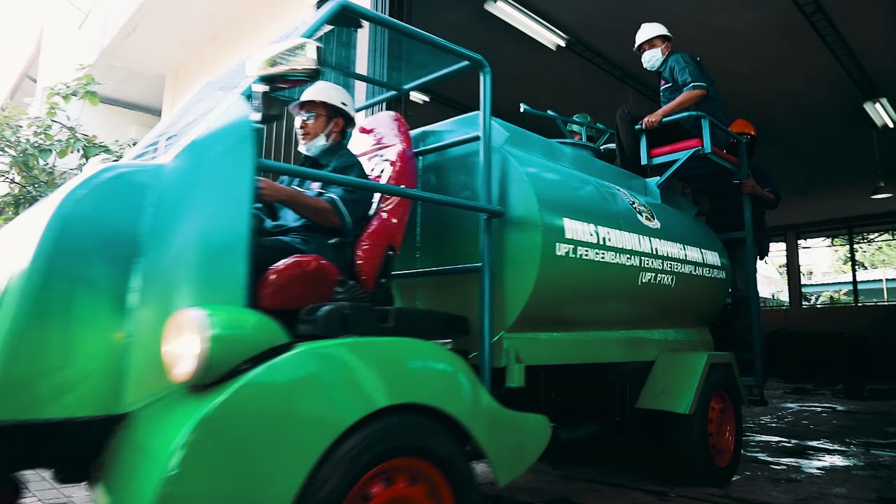 KENDARAAN INOVASI DARI UPT PTKK ( Kendaraan Pembasmi Covid-19) - YouTube