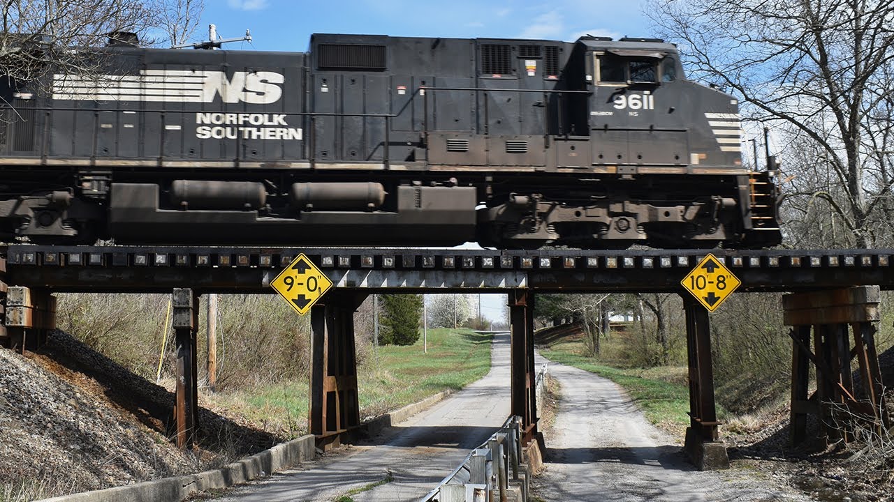 NS 9611 at the Oakton Road Railroad Bridge - YouTube