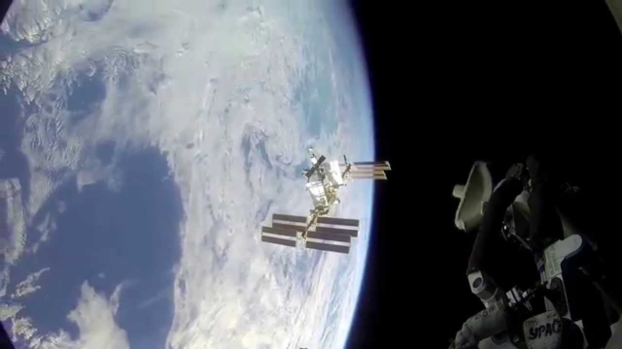 Astronauts dock with the International Space Station - YouTube