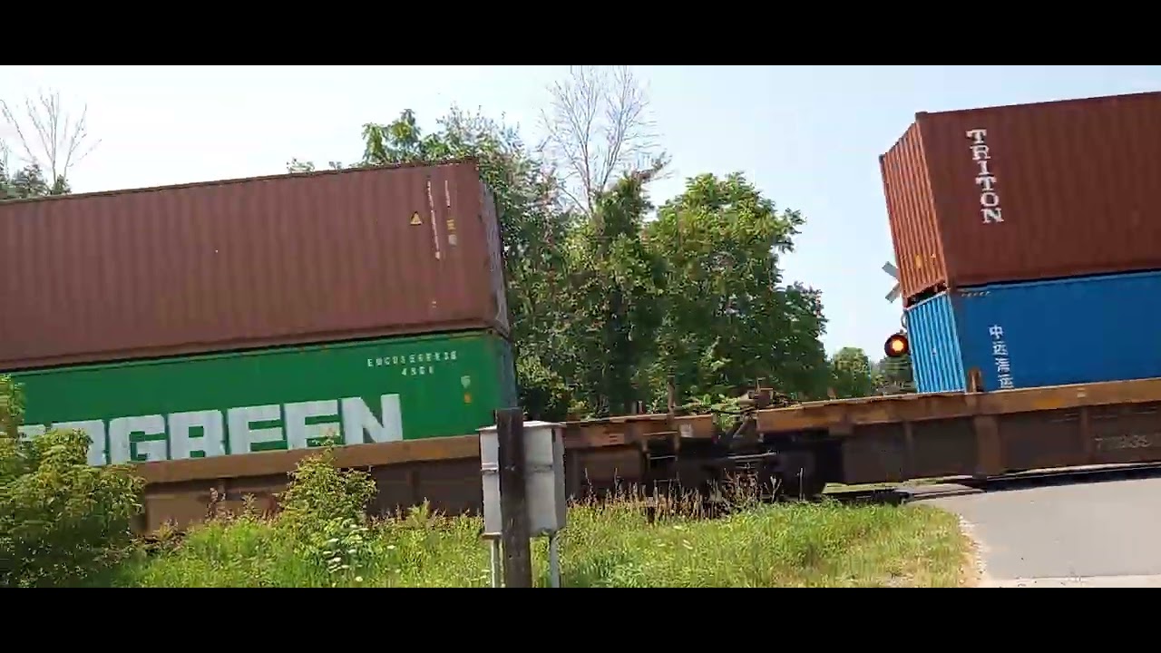 CN intermodal with quad GEVOs and EX CREX lead unit! - YouTube