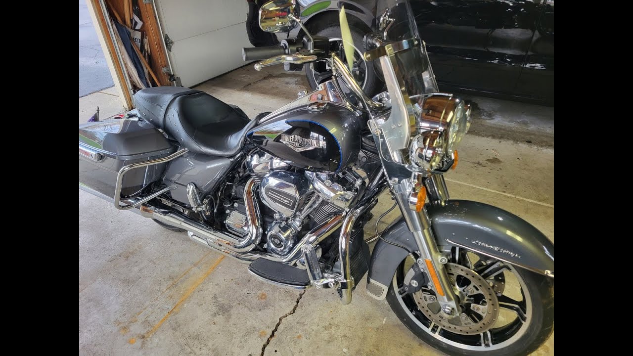 2022 Harley-Davidson Road King FLHR - YouTube