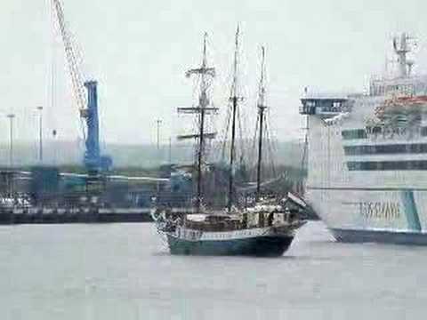 Sailing Ship 'Atlantis' - YouTube