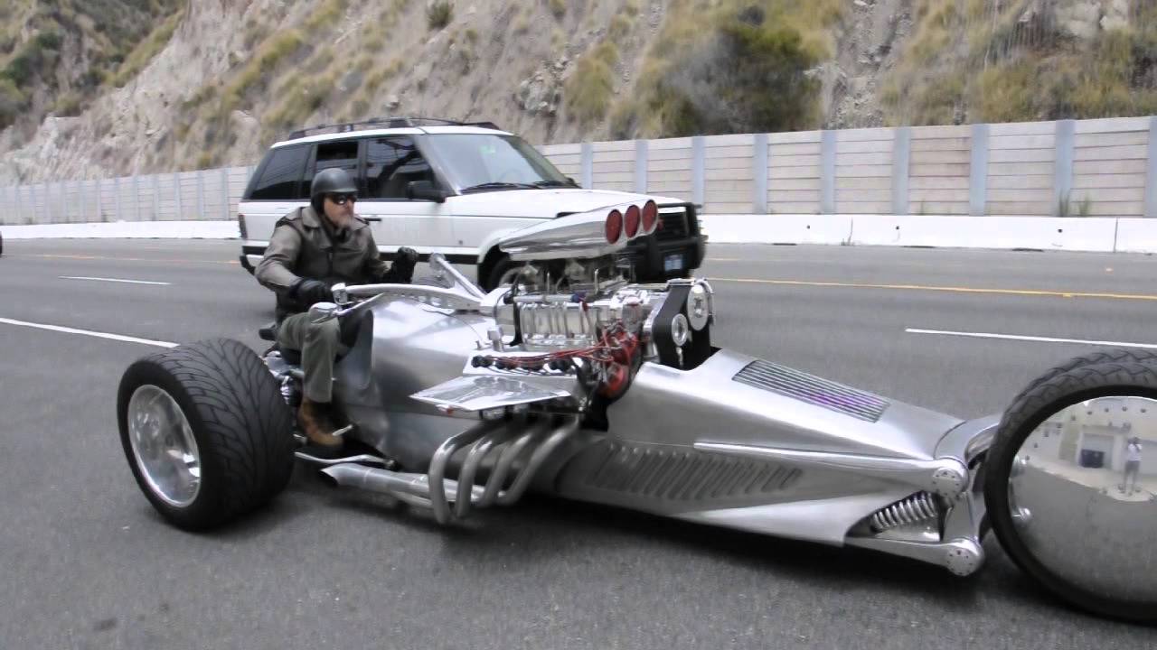 Amazing Rocket Trike Driven On A Busy Road - YouTube