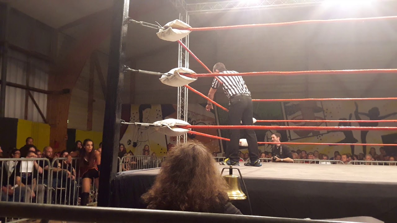 Amale Winchester vs Alex Windsor (3/5) - YouTube