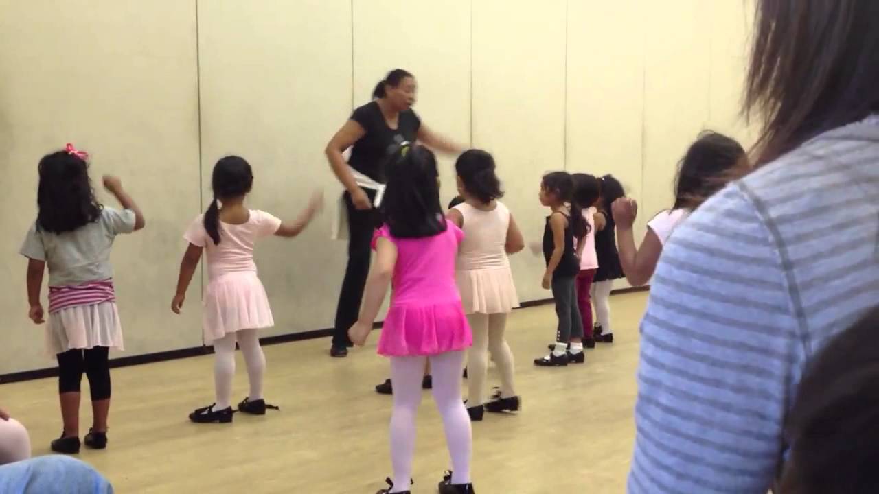 5 year old Ava at dance class. Tap shoe is untied - YouTube