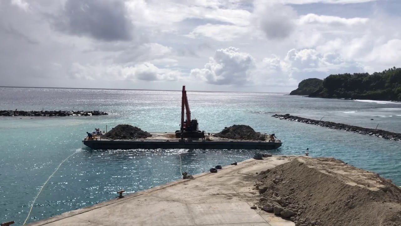 Docking barge with Heavy Load 101 - YouTube