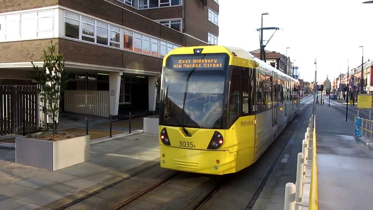Trams in Oldham Town Centre. Manchester Metrolink. 02/02/14 - YouTube