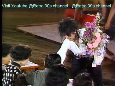 Sally Yeh Sally Yip 葉蒨文 金門勞軍 現場演唱 明月心 - YouTube