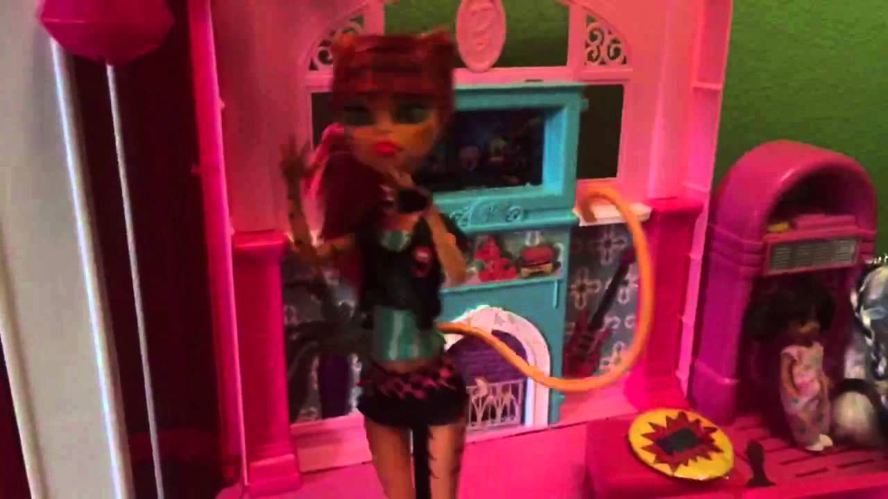 Monster High Stop Motion All Dolls Welcome Episode 1: Slumber Party ...