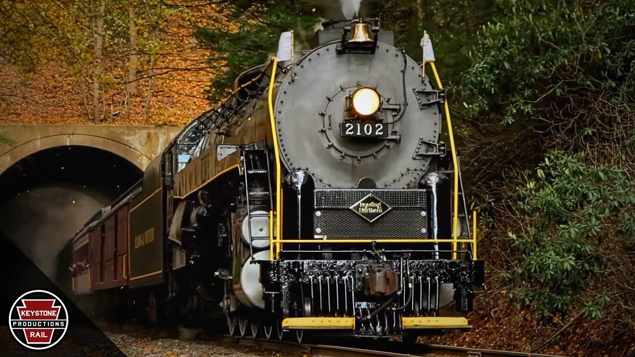 Reading & Northern 2102: Thundering in The Fall Splendor (4K) - YouTube