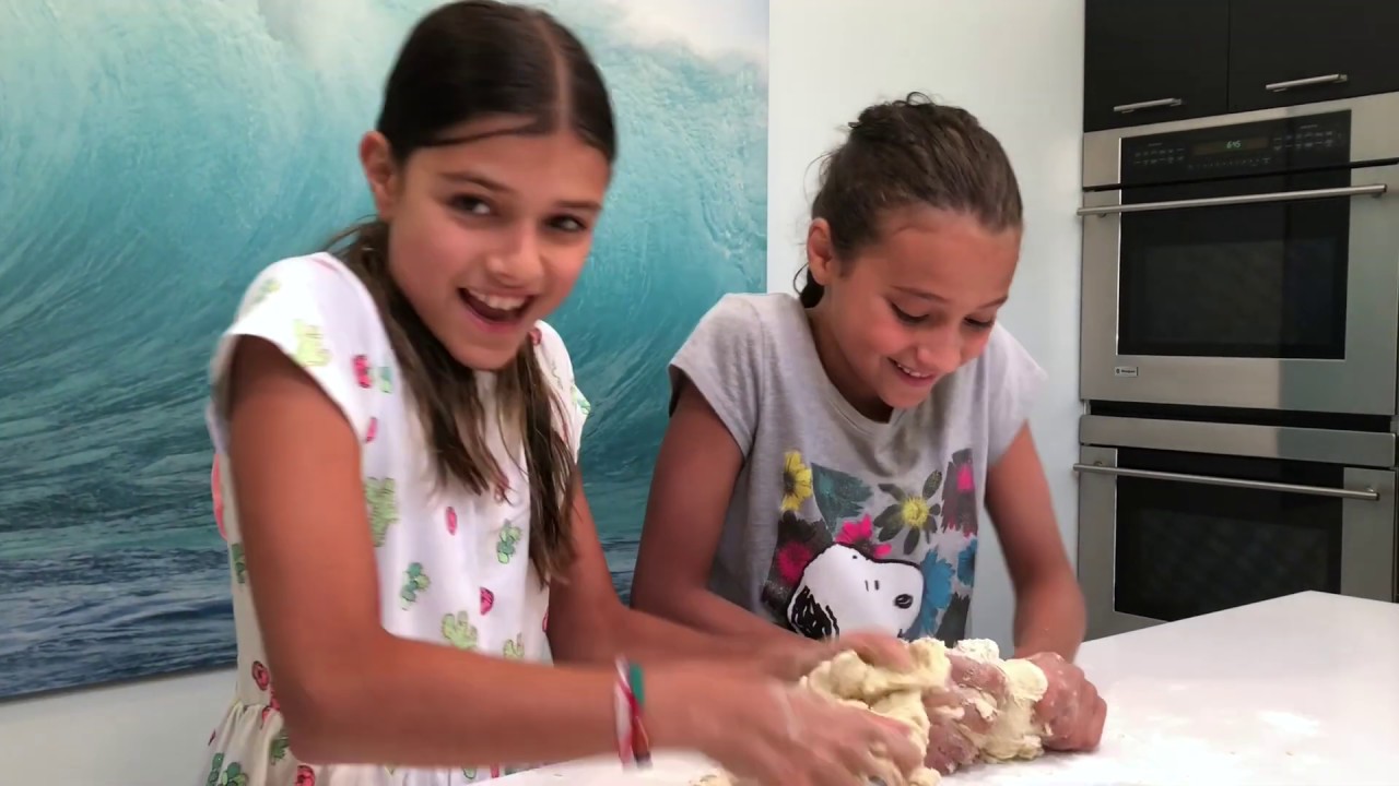 Pizza - Cooking Sisterhood - Ep.2 - YouTube
