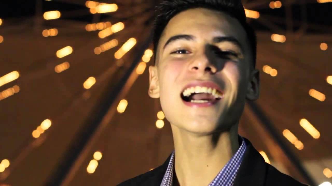 Cheyo Carrillo Huele A Aventura - YouTube