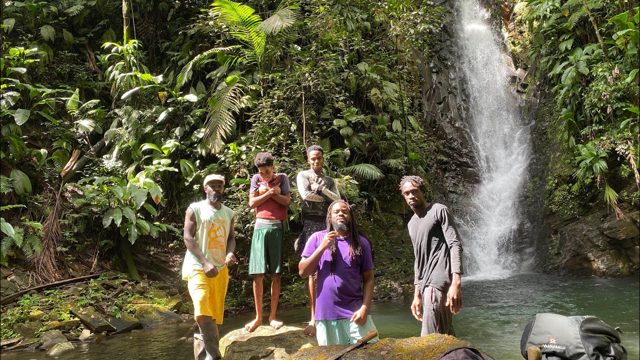 Twin waterfall hike in St. Vincent and the grenadines - YouTube