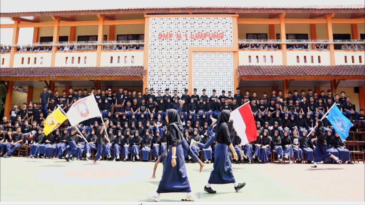 KOREO SMP N 1 LIMPUNG ANGKATAN 68 - YouTube