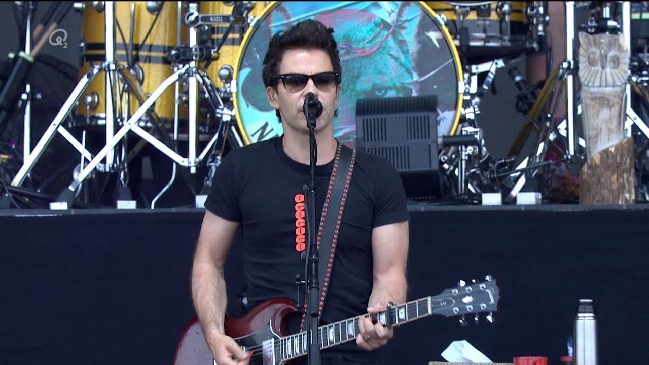 Stereophonics - Dakota (Live @ Rock Werchter 2018) - YouTube