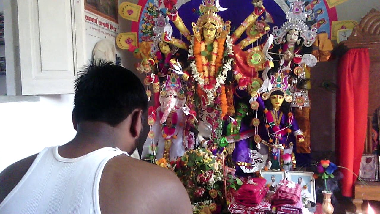 Durga puja done by a 15 year old non brahmin boy. (Paul bari durgotsav ...