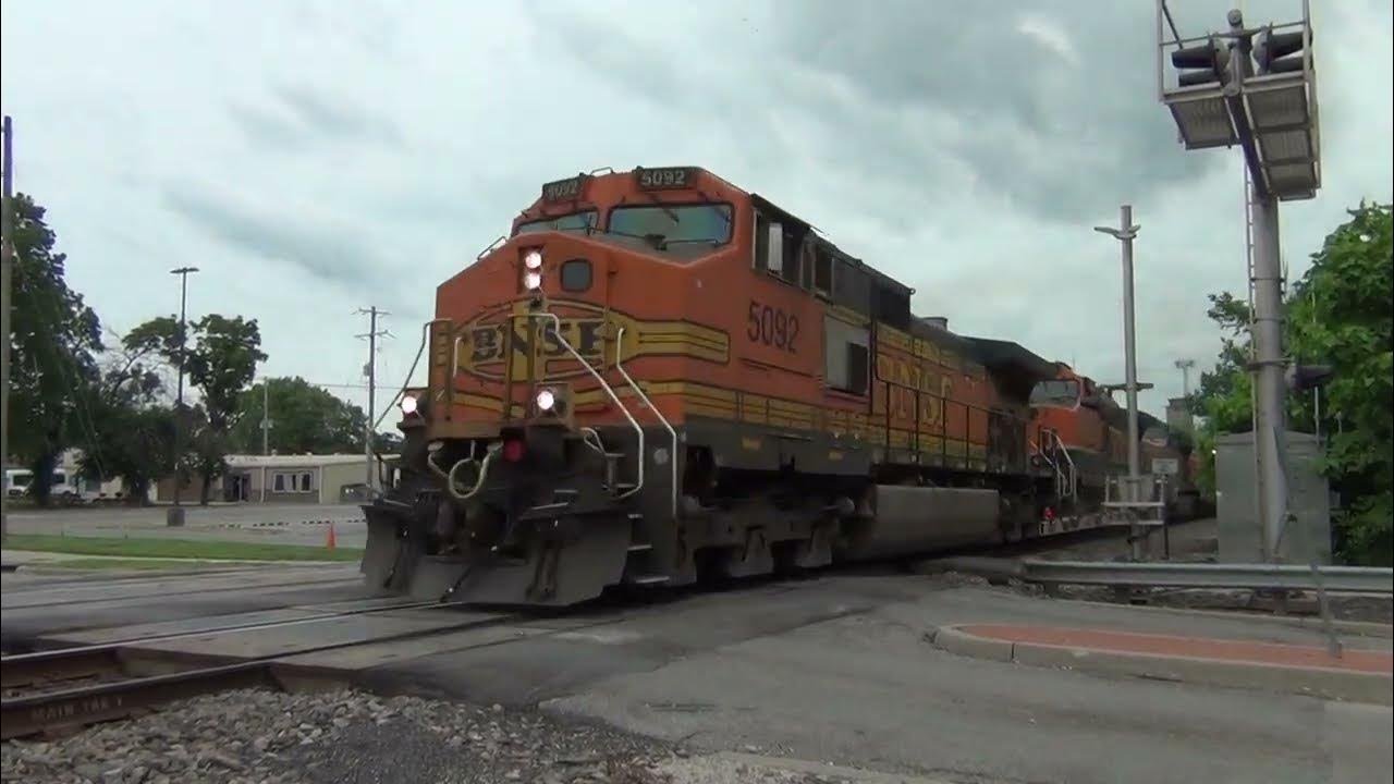 BNSF #5092 Leads EB Mixed Freight with H1 Dash 9 & UP Power. Olathe, KS 5/30/24 - YouTube