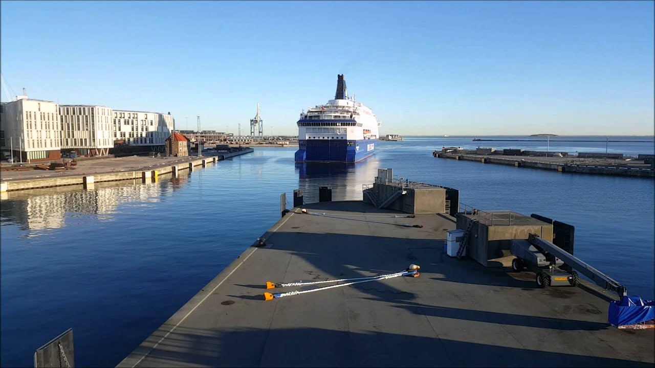 DFDS Pearl Seaways arriving Copenhagen November 2015 - YouTube