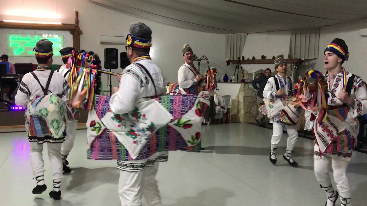 Caiutii din Borlesti (Civitavecchia) la Mihaela Evenimente - YouTube
