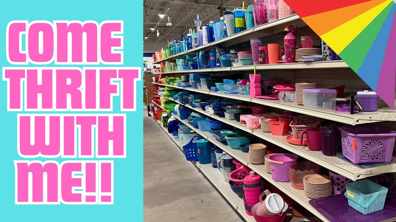 I love a Color Coordinated Thrift Store: COME THRIFT WITH ME!! - YouTube