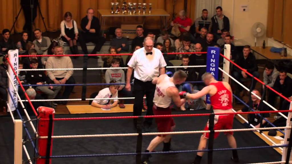 Danny Curtin vs Carl Mather - Clywd Boxing Show - YouTube