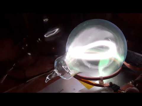 Toroidal plasma: 6" globe, 40W drive - YouTube