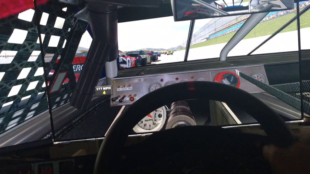 NR2003 sim with triple monitors and only 3/16" bezels - YouTube