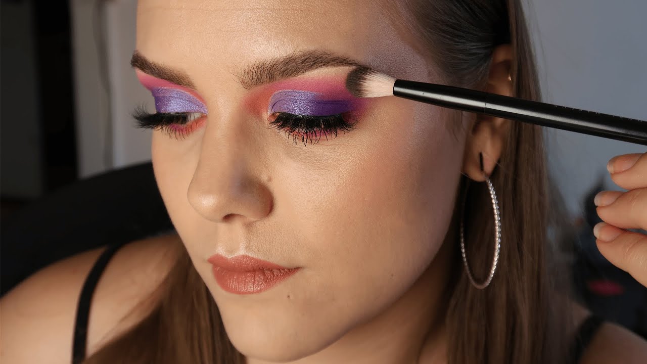 COLORFUL CUT-CREASE TUTORIAL | BEAUTY BY KITWA - YouTube