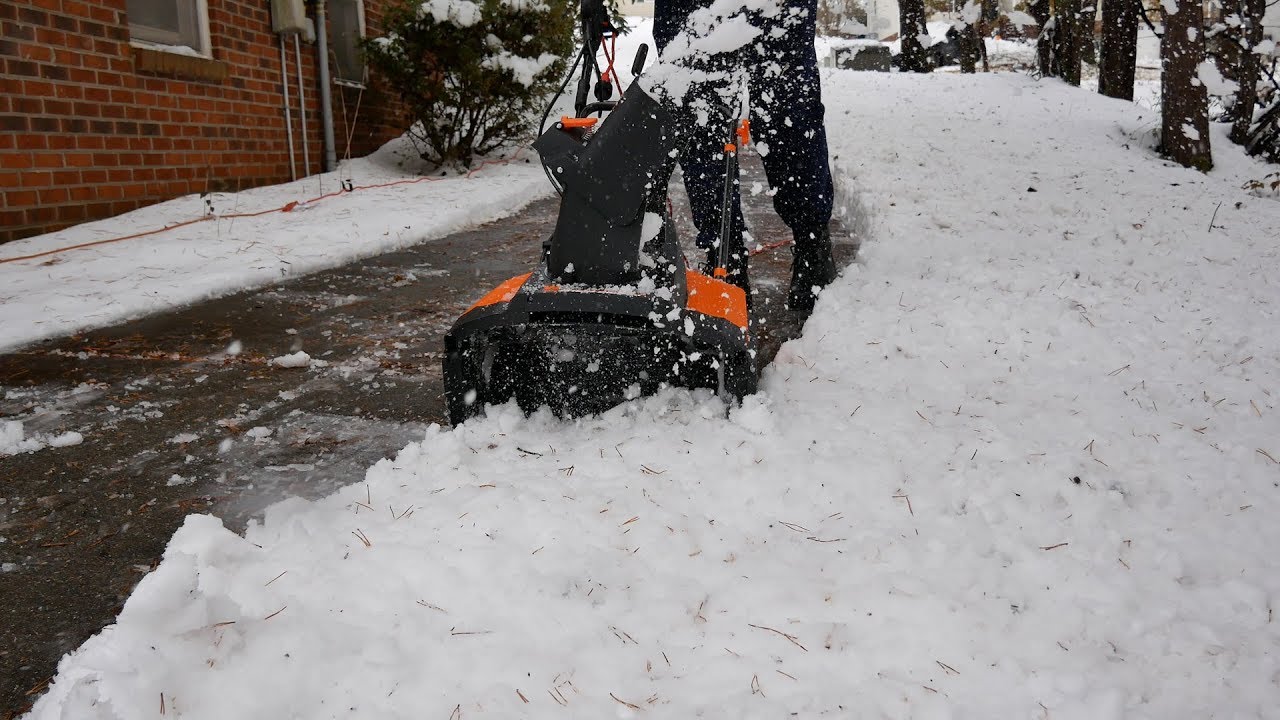 WEN Snow Blaster 5662 - YouTube