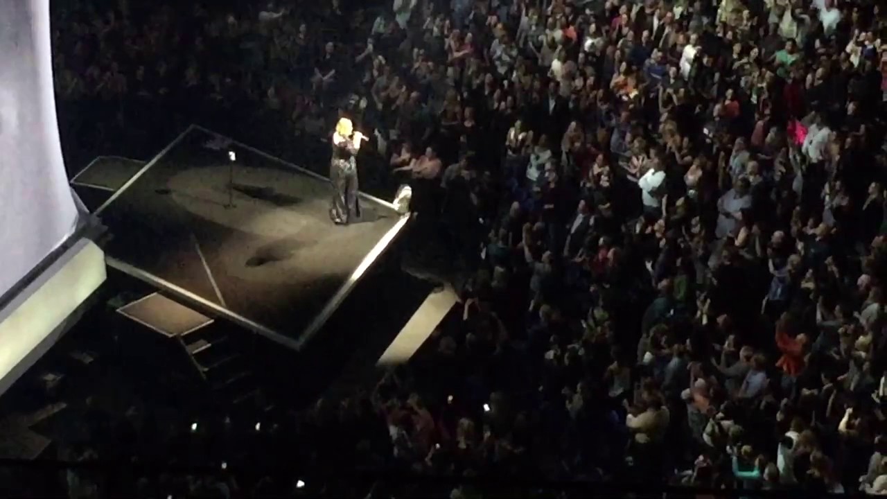 Crowd singing "Hello" Chorus at Adele Concert in Washington DC on 10/10 ...