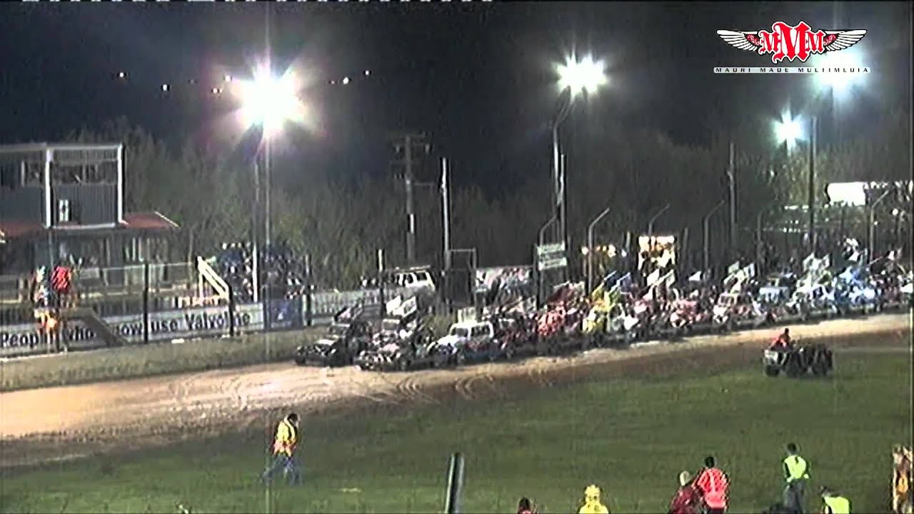 Huntly Speedway - Speedfest 2011 - Superstocks (All 3 Races) - YouTube