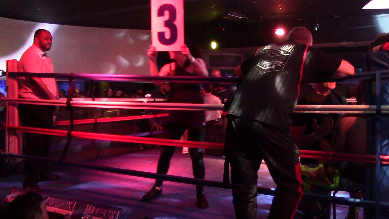 Joe Howard vs Albert Benton - YouTube